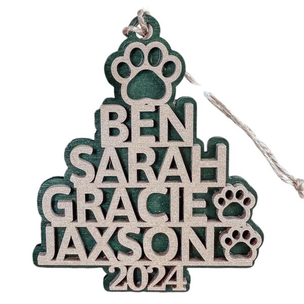 ・Personalized Christmas tree ornament featuring custom family and pet names, perfect for the 2024 holiday season.・Made f...