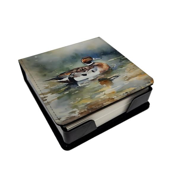 ・Stylish Animal-Friendly Leather Alternative: A desk accessory that's both luxurious and ethical, this PU Leather Note P...