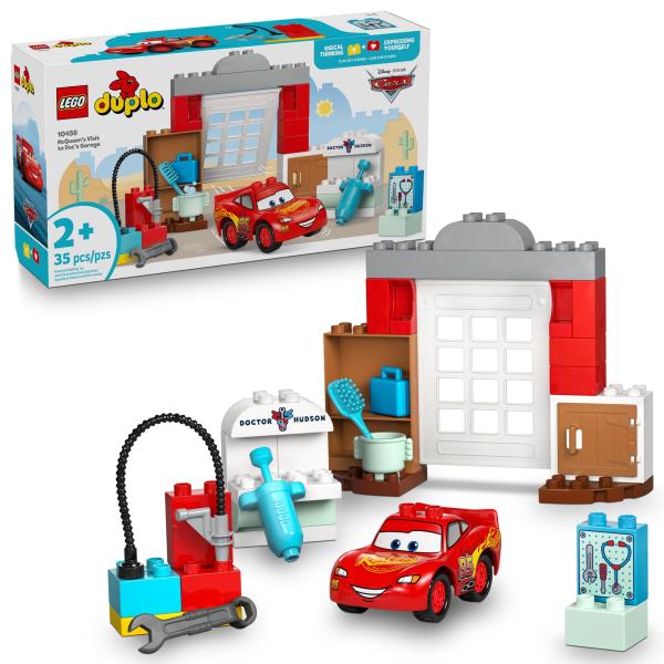 ・FIX CARS IN DOC'S GARAGE - Preschoolers play at being a mechanic with the LEGO DUPLO Disney and Pixar Cars McQueen's Vi...
