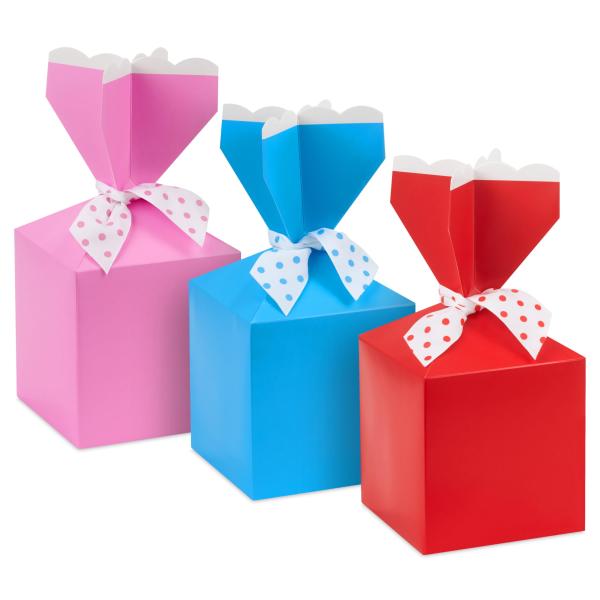・SIZE: Assembled boxes measure approximately 5" by 10.3" by 5".・UNIQUE DESIGN: Set of 3 gift boxes features solid red, p...