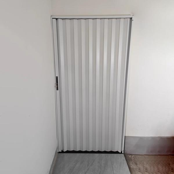 ・【 Folding Doors Kit 】: Including heavy duty top track, aluminum lower track, door posts on both sides, aluminium foldin...
