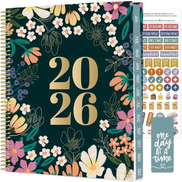 ・【8.5インチ x 11インチ マンスリー＆ウィークリープランナー(2026年1月~2026年12月)】2026年プランナーは、月間カレンダースプレッドと水平ウィークリーレイアウト、優先順位＆習慣トラッキングセクションで集中力を維持します...