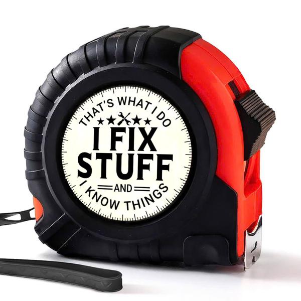 ・パーソナライズされた刻印テープメジャー - 機能性と感情の完璧なブレンド。・男性への思いやりがありながら実用的なギフトをお探しですか? この刻まれた巻尺は、感謝の気持ちを示すのに素晴らしい方法です。日々のプロジェクトに便利なツールを提供し...