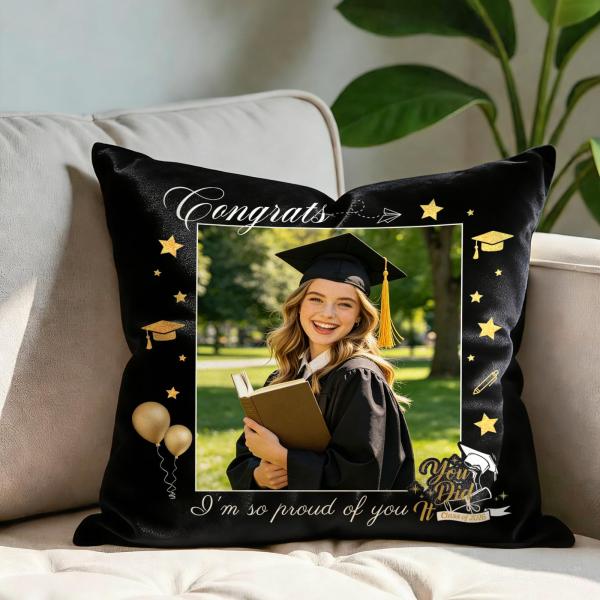 ・【A Truly Cherished Graduation Gift】Capture his or her extraordinary achievements through a unique, personalized creatio...