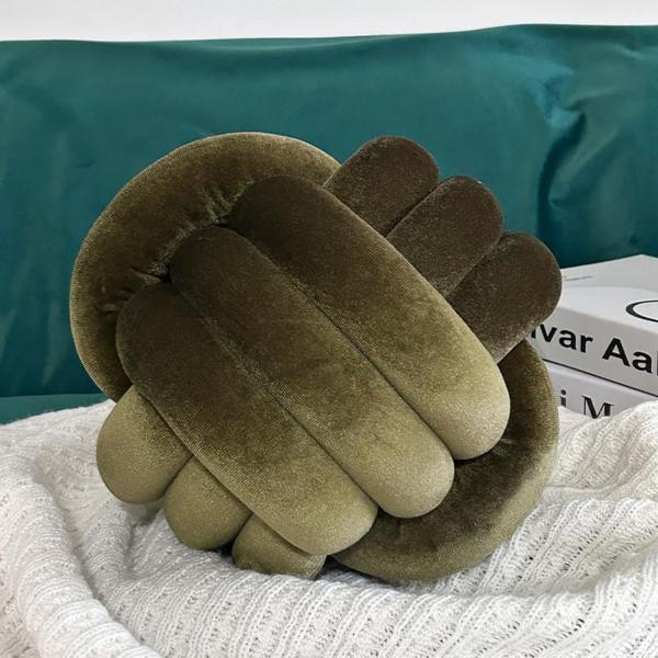 ・Exquisite Knotted Design: This round decorative pillow is designed with a unique heavy thread cross shape, which is sof...