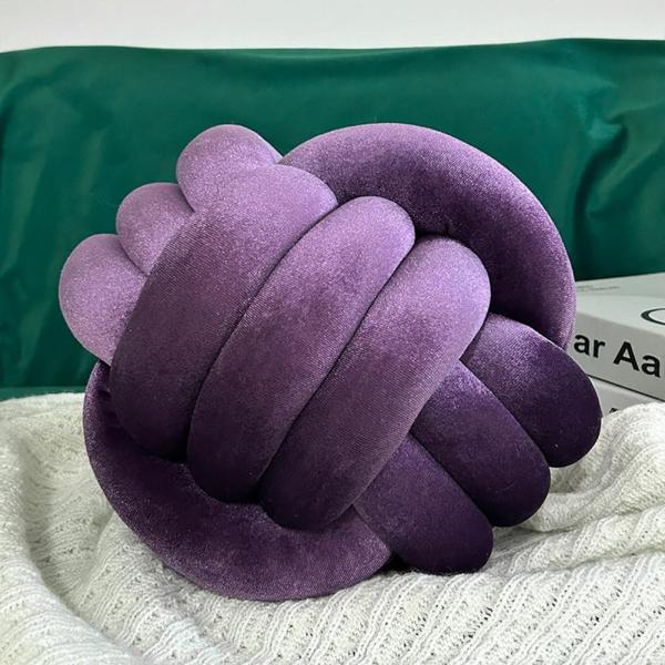 ・Knot Design:The decorative pillow features a unique knot shaped design that is simple, modern, and eye-catching. Our kn...