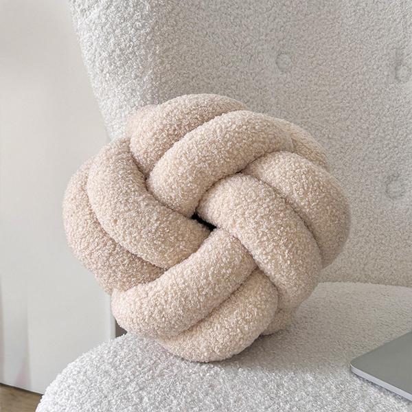 ・Exquisite Knotted Design: This round decorative pillow is designed with a unique heavy thread cross shape, which is sof...