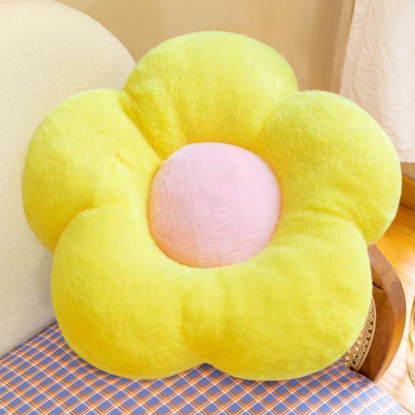 ・【Premium Material】This Daisy decorative throw pillows are made of high imitation rabbit fur cover and PP cotton to fill...