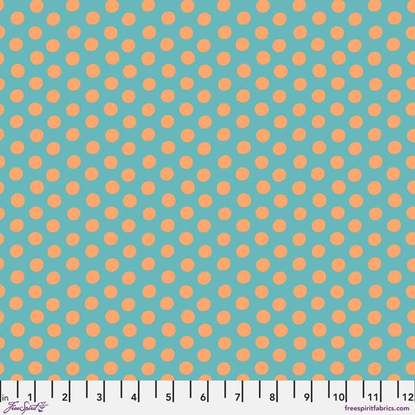 ・Riley Blake Designs「Spot - Turquoise || Classics」シリーズのコットン生地です。\n・鮮やかなターコイズカラーにシンプルな水玉模様が施されたクラシックなデザイン。\n・キルティング・パッチワー...