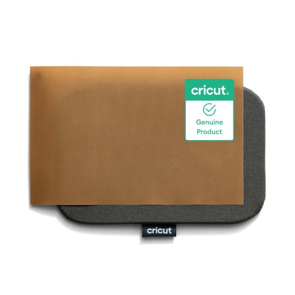 ・内容 - Cricutイージープレスマット1枚+耐熱プレスシート1枚、5.5インチ x 8.5インチ。・表面を保護するのに役立ちます - マットは、作業面を有害な熱から保護します。・均一な熱分配 - 耐久性のあるカバーが熱伝導率と均一な熱...