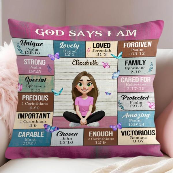 ・? パーソナライズされた信仰枕 - この感動的な「God Says I Am」枕に、あなたの名前や愛する人の名前を加えてください。 選ばれた、愛された、守られた、強い、許されたなどの高揚する肯定が特徴です。神の真実を毎日強力に思い出させま...