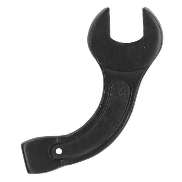 ・FTVOGUE製打撃用折れ首片口スパナ 32mm。高炭素鋼鍛造製・ヘビーデューティ仕様。・ハンマーで打撃を加えられる厚肉設計で、固着したボルト・ナットの緩解作業に威力を発揮。・折れ首形状によりハンドルと作業面の間にクリアランスを確保し、密...