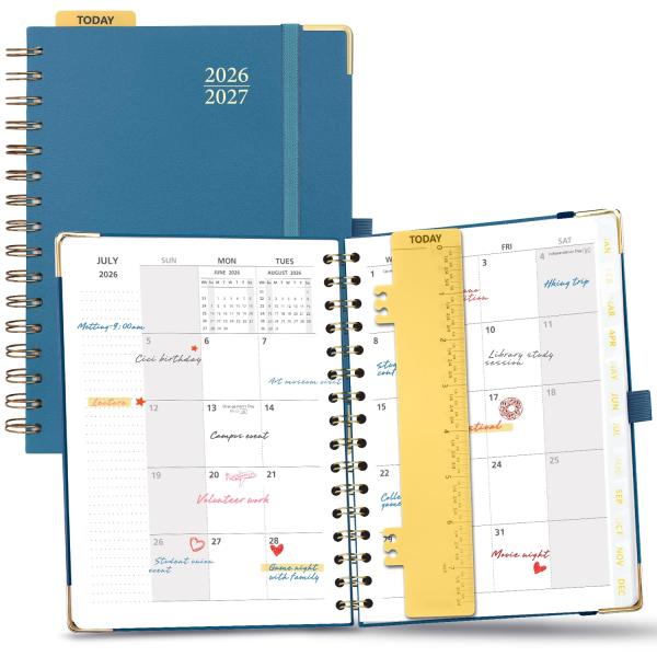 2026年7月〜2027年12月の18か月対応コンパクトマンスリー手帳（5.5"×8.5"）。スパイラルハードカバー採用で平らに開きやすい。各月見開き2ページに点線メモ欄付き。ラミネートタブ・「TODAY」定規・しおりリボン・インナーポケッ...