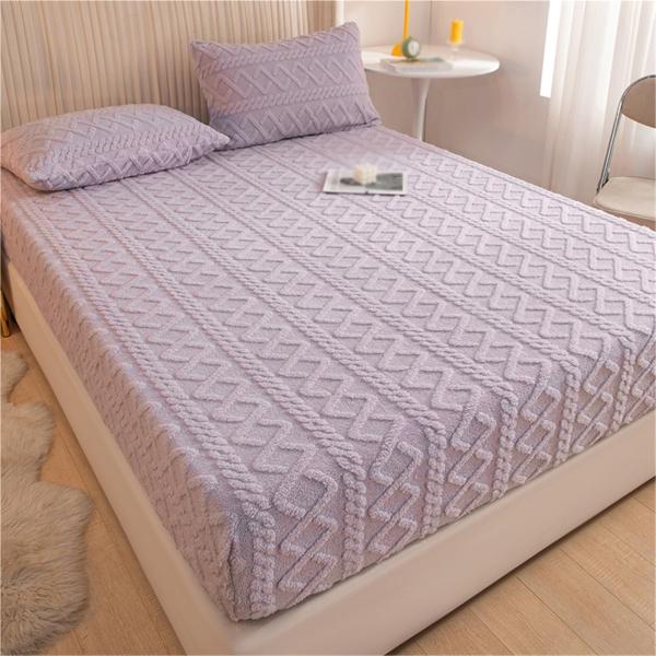 ・Thickened velvet design: The product adopts thickened filling and soft velvet material, with a warm and comfortable tou...
