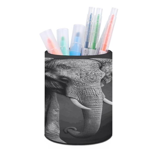 ・Chic PU Leather Finish: This Modern Pen Holder features a smooth PU Leather exterior that adds a touch of sophisticatio...