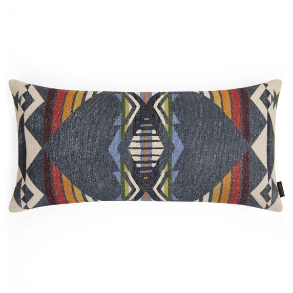 ・Iconic Creekside Pattern for Timeless Style: This Pendleton pillow showcases the iconic Creekside pattern, intricately ...