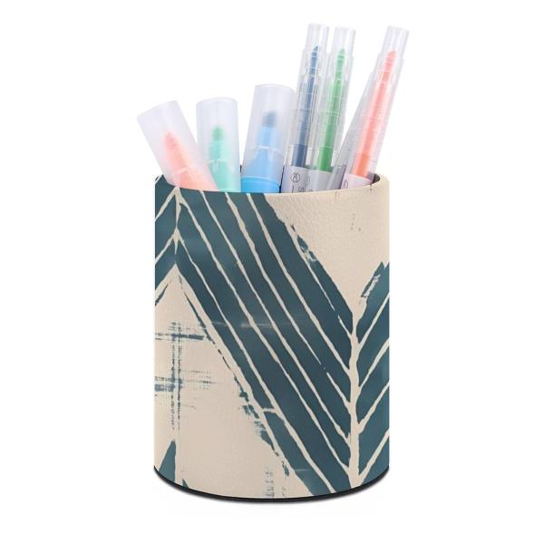 ・Material:Surface of the pen holder is made of PU leather,durable and sturdy,the interior and bottom are made of paper b...