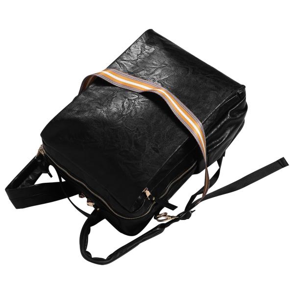 ・Fashion meets practicality: sleek and professional, this business backpack for men is tailored to modern aesthetics and...