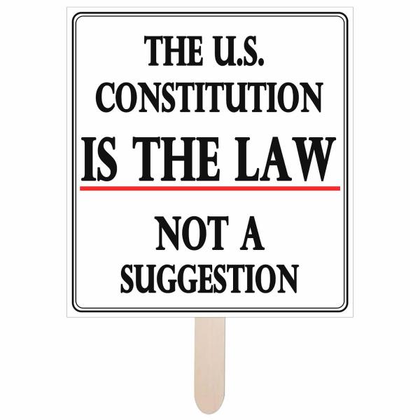 ・Bold "No Kings In America" design makes a strong visual impact in any setting・Made from 4mm corrugated plastic that res...