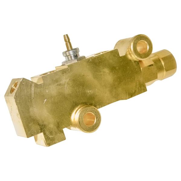 商品名:  Inline Tube Replacement for 1974-77 Chevrolet Corvette Four-Wheel Disc Proportioning Valveブランド: Inline Tube商品番号: B...