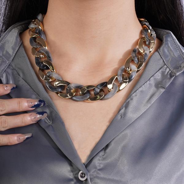 商品名: YERTTER カラフルなアクリルキューバリンクチェーンチョーカーネックレス 厚手の樹脂チャンキーチェーンネックレス チョーカーカラーネックレス プラスチックアクリルリンクチェーン レディース ガールズ (グレー) YERTTER...