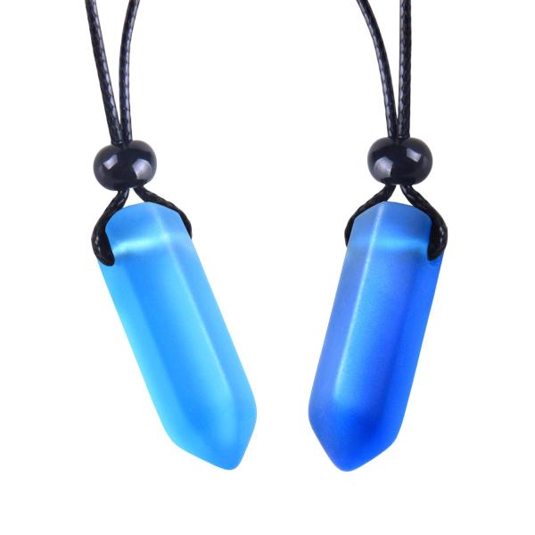 商品名: クリスタルポイントペンダント - シーグラスネックレス - スピリチュアルバイブコレクション - かわいい瞑想ジュエリー 幸運と保護のお守り - 流行の杖ラッキーチャーム - 調節可能なコード, ハンドメイドの養殖シーグラス。, ...