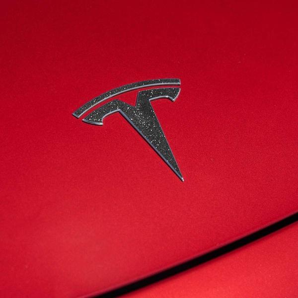 商品名: IPG テスラ モデル3 デカール (ロゴ9枚セット) ステッカーセット あなたの車をパーソナライズする(ブラックグリッター) IPG Compatible with Tesla Model 3 Decal (9 Logo Set...