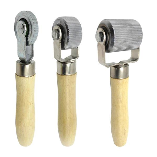 商品名: Bittwee 3個 車用消音ローラー 金属製取り付けツール 自動車用サウンドデッドナー ノイズローリングホイール 防音断熱材 インテリアアクセサリー SUV、トラック、RV用 ユニバーサル Bittwee 3PCS Car So...