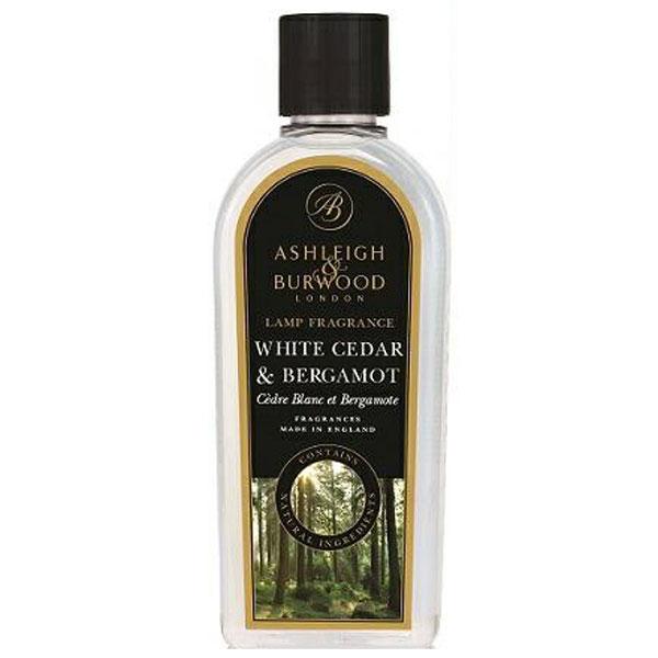 ※こちらの商品は液が漏れやすいキャップ形状のため、液漏れによる外装不良がある場合がございます。若干の液漏れ、外装不良の返品交換は致しかねますのでご了承下さい。※ご使用には別売りの専用フレグランスランプが必要となります。ホワイトシダー＆ベルガ...