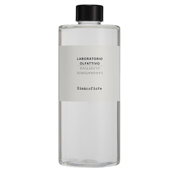BIANCO FIORE/ビアンコフィオーレ（白い花）白い花々が織りなす繊細なフローラルに、フレッシュ果実と海の香りがアクセントのクリーンで洗練された香り。玄関やリビングルームが一瞬で華やぐようなリッチさをもつ、フローラルノートの上品で清潔...