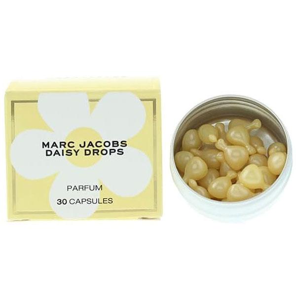 サステナブルなシングルドーズ フレグランスカプセルで、デイジーの香りをどこへでも持ち運べます。デイジー ドロップスは、オリジナルのデイジーの香りを再解釈し、アルコールフリーのジェル状に仕上げました。香りは長時間持続するように作られています。...