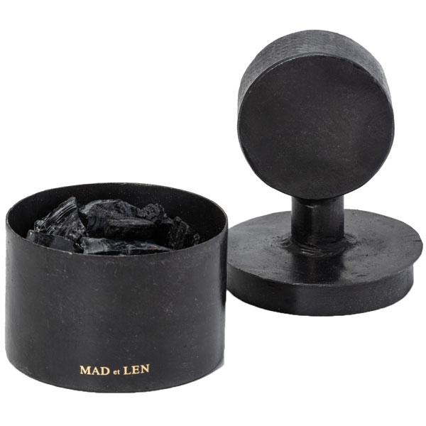 こちらの商品は全てハンドメイドで製作しています。その為、容器・蓋等に細かいキズや汚れがある場合がございます。また、検品の為にヴァージンシールは1度剥がしています。ご理解頂いた上でご注文をお願い致します。商品名に【並行輸入品】と記載のあるもの...