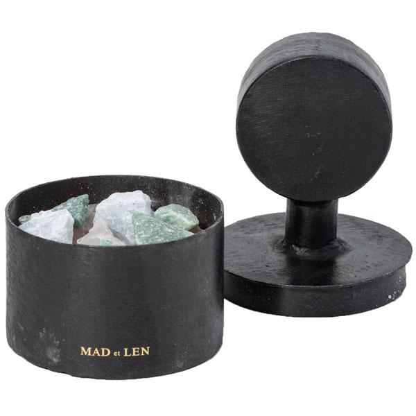 こちらの商品は全てハンドメイドで製作しています。その為、容器・蓋等に細かいキズや汚れがある場合がございます。また、検品の為にヴァージンシールは1度剥がしています。ご理解頂いた上でご注文をお願い致します。商品名に【並行輸入品】と記載のあるもの...