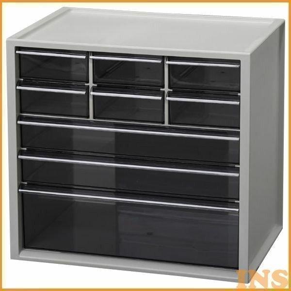 小物の収納に便利な引き出しが9個ついています。引き出しが飛び出しにくい、簡易ロック構造です。グリーン購入法適応商品です。環境に配慮した再生原料を使用したキャビネットです。・商品サイズ（約）：幅30.8×奥行21×高さ29cm・引き出し内寸（...