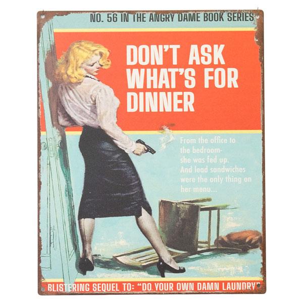 レトロな雰囲気を演出するのに最適なアイテムです。ガレージやショップ、カフェなどの店舗に最適な装飾アイテムです。レトロ調のデザインが特徴で、アメリカン雑貨の雰囲気を演出します。壁掛けとして簡単に設置でき、空間に独特のアクセントを加えます。訪れ...