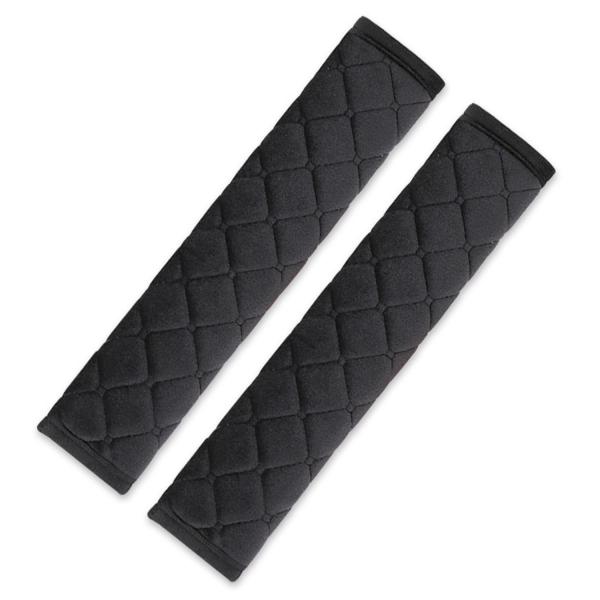 【商品説明】【ふわふわ素材で快適ドライブ】柔らかいポリエステル繊維を使用し、肌触りが良く弾力性に優れたシートベルトカバーです。長時間の運転でも肩への負担を軽減し、快適にドライブを楽しめます。【汎用タイプ＆簡単装着】ほとんどの車種に対応する汎...