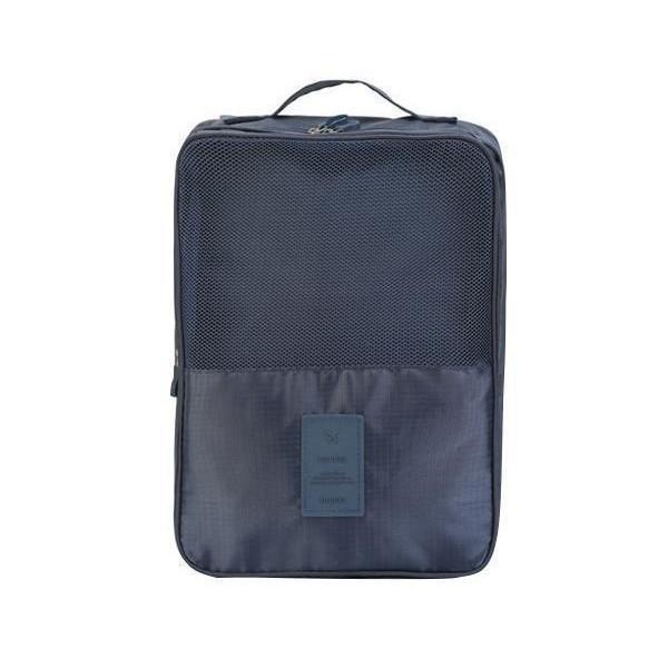 こちらの商品は追跡可能メール便/定形・定形外郵便にて発送します。宅配便ご希望のお客様は「有料宅配便」をご選択ください。【商品説明】・メイン収納部には仕切りが付いているので中でシューズが動きにくくなっています。・持ち運びがしやすい取っ手付きで...