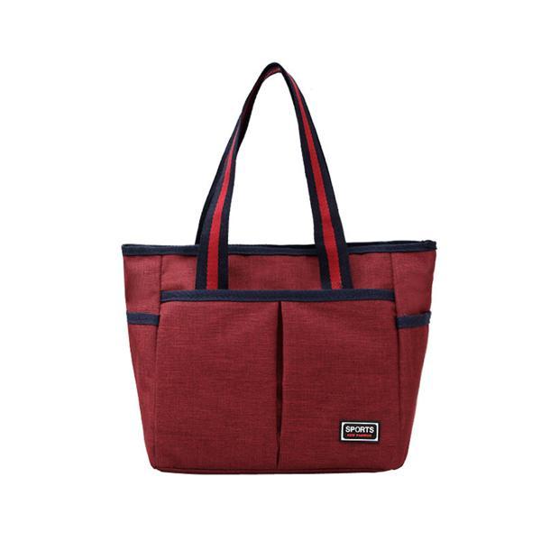 【商品説明】スポーツバッグとしてはもちろん、ショッピングや散歩、ランチバッグとしても最適な軽量トートバッグです。収納たくさん おしゃれで 高機能な ラウンドバッグです。計量なのに丈夫な造り。【商品仕様】カラー レッド