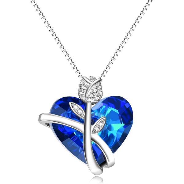 商品名AOBOCO スターリングシルバー ローズフラワー バタフライネックレス 女性用 スワロフスキークリスタル付き 妻やガールフレンドへのジュエリーギフト 標準 ブルーAOBOCO Sapphire Rose Necklaces for ...