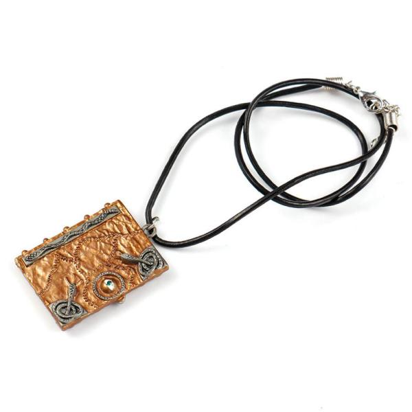 商品名: ネコノミコンネックレスブック・オブ・ザ・デッドHP H.P. Lovecraft クトゥルフ デスサブリナ ティーンエイジ 魔女 ホーカス ポーカス サタニスト ハロウィン ホラー ルシファー 悪魔の魔女 魔女 死の神 Vs (N...