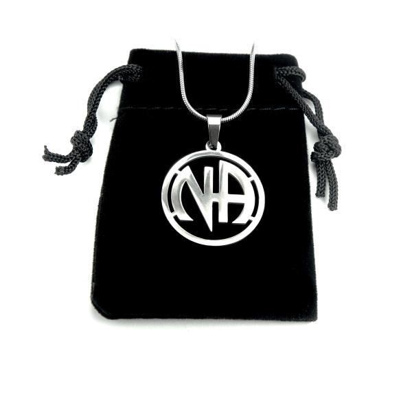 商品名: Ann Claridge NA ネックレス 純304ステンレススチール 麻薬 アノニマス 薬 乱用回復支援シンボル チャームペンダント 20インチ (50.8cm) ロロチェーン Ann Claridge NA Necklace,...