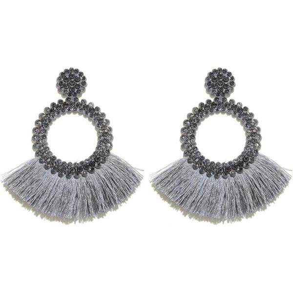 商品名D.Rosse ハンドメイド ボヘミアン タッセル クリスタル ステートメント ドロップ ダングル イヤリング レディース ガールズ フープ フリンジ 軽量 耳 ジュエリー サマーアクセサリー グレーD.Rosse Handmade ...