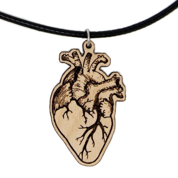 商品名Anatomical Heart Choker Necklace | Hand-Made Pendant Necklace for Nurses and Healthcare Professionalsブランド：Telestic De...