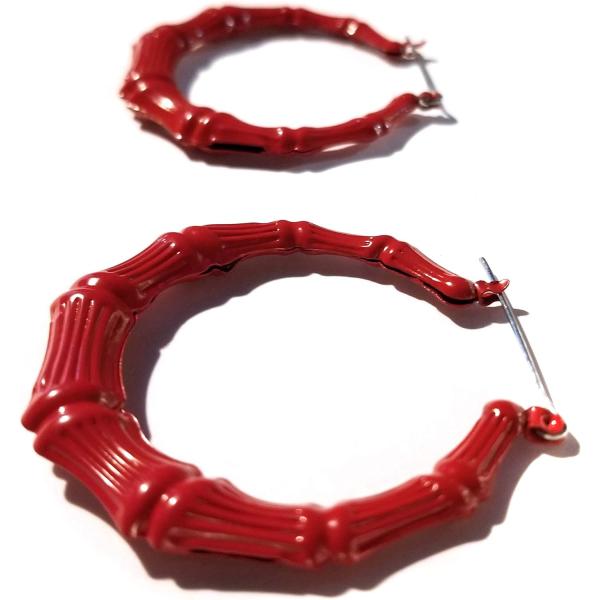 商品名バンブーイヤリング 2インチ フープピアス 軽量 アソートカラーBamboo Earrings 2 inch Hoop Earrings Lightweight Assorted Colors (Red)ブランド：Divas Digg...