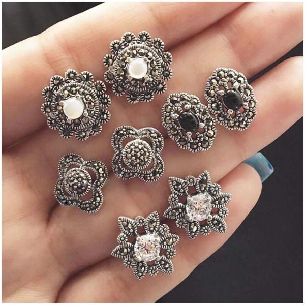 商品名Yokawe ボーホー ジェム スタッド イヤリングセット 複数のビンテージ シルバー フラワー イヤリング スタッド クリスタル イヤー ジュエリー レディース ガールズ ギフト (4ペア)Yokawe Boho Gem Stud ...