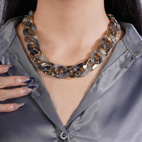 商品名YERTTER カラフルなアクリルキューバリンクチェーンチョーカーネックレス 厚手の樹脂チャンキーチェーンネックレス チョーカーカラーネックレス プラスチックアクリルリンクチェーン レディース ガールズ (グレー)YERTTER Co...