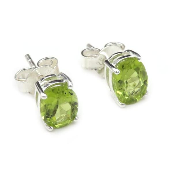 商品名:  Goyal Jewels Peridot Gemstone Solid 925 Sterling Silver Stud Earring Handmade Jewelry GTER233ブランド: Generic商品番号: GT...