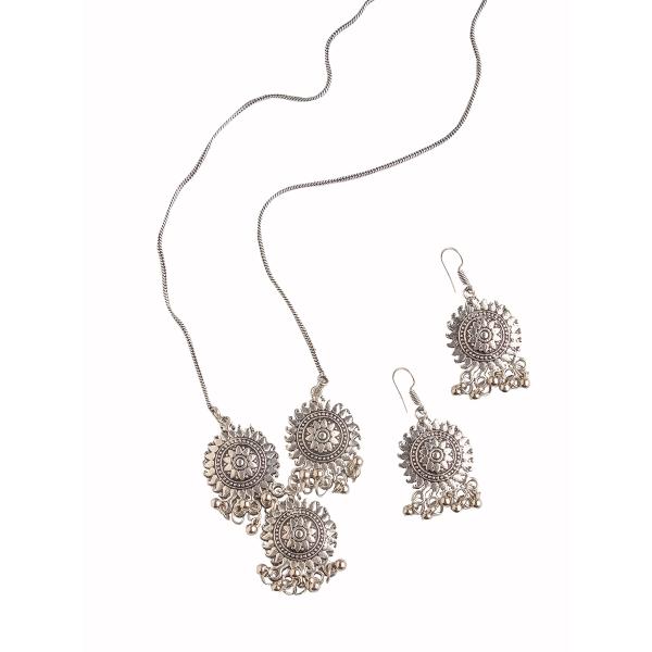 商品名: OZANOO ロングチェーン 酸化加工 グンガルーネックレスセット レディース ガールズ, 真鍮 真鍮。 酸化, 宝石なし Ozanoo Long Chain Oxidised Ghungaroo Necklace Set For...