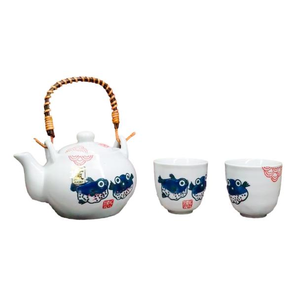 商品名: Ebros Gift 日本の幸運のシンボル フグフグデザイン オーシャンブルーカラー セラミックホワイトティーポットとカップセット ホームデコ アジアンリビングティーポット 装飾パーティーホスティングダイニングテーブルセット Eb...