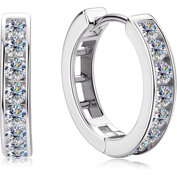 商品名PROSTORY モアッサナイト フープイヤリング チャネルセッティング ラウンド D カラー 人工ダイヤモンド イヤリング 18Kゴールドメッキ 925スターリングシルバー ヒンジ付き 丈夫なフープイヤリング 女性へのギフトに, ス...